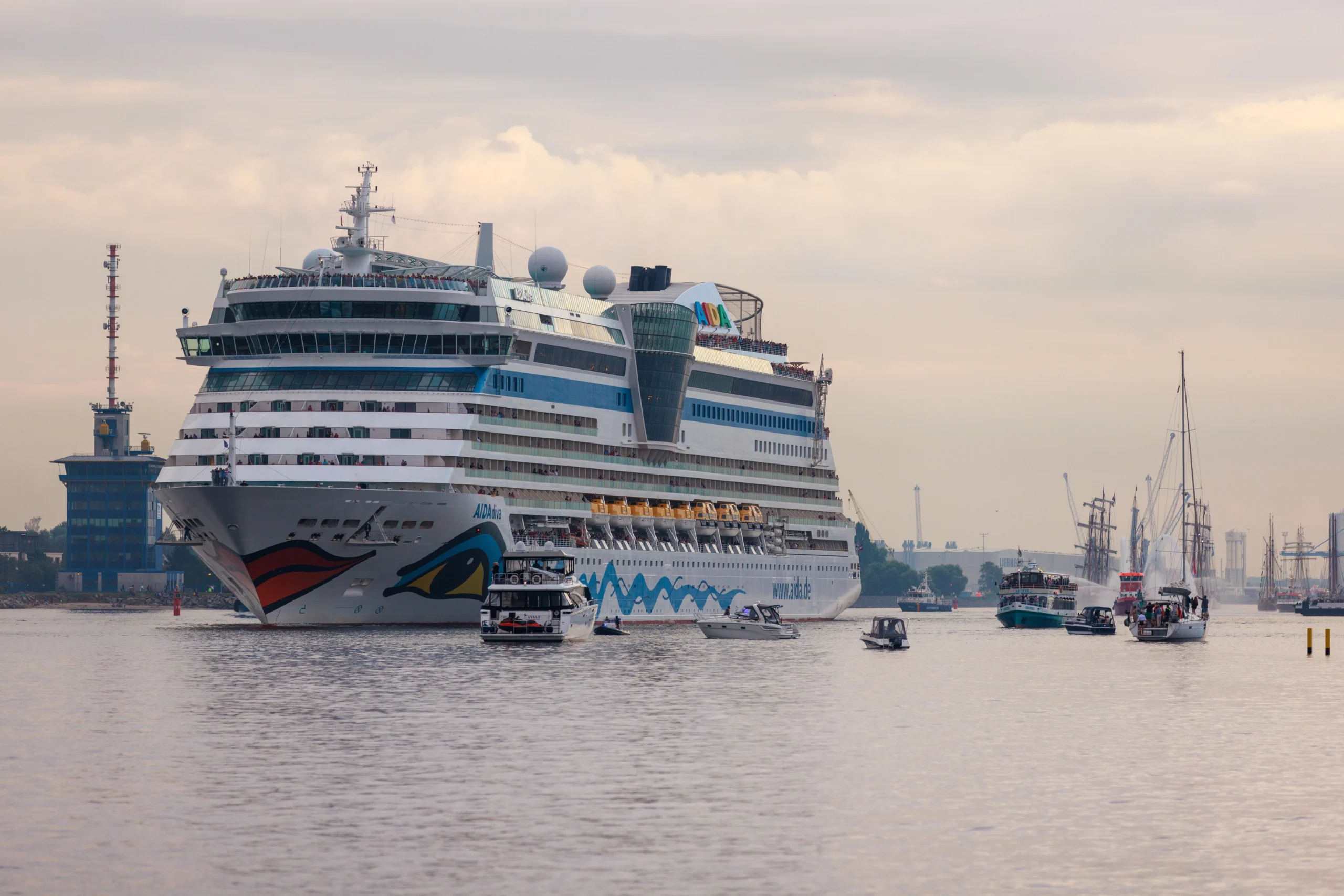 AIDA Hanse Sail Rostock 2024: AIDA Cruises als Hauptsponsor des ...